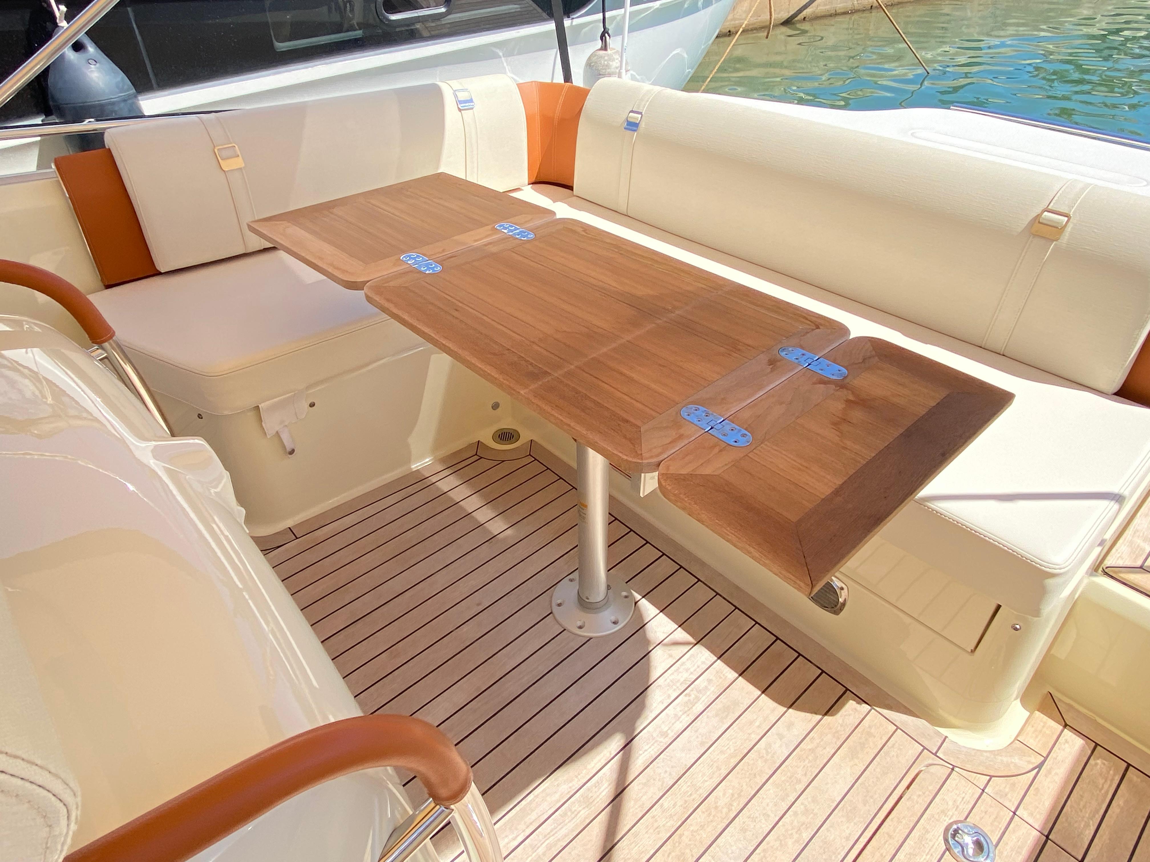 2021 Invictus 280 GT Centre Console for sale - YachtWorld
