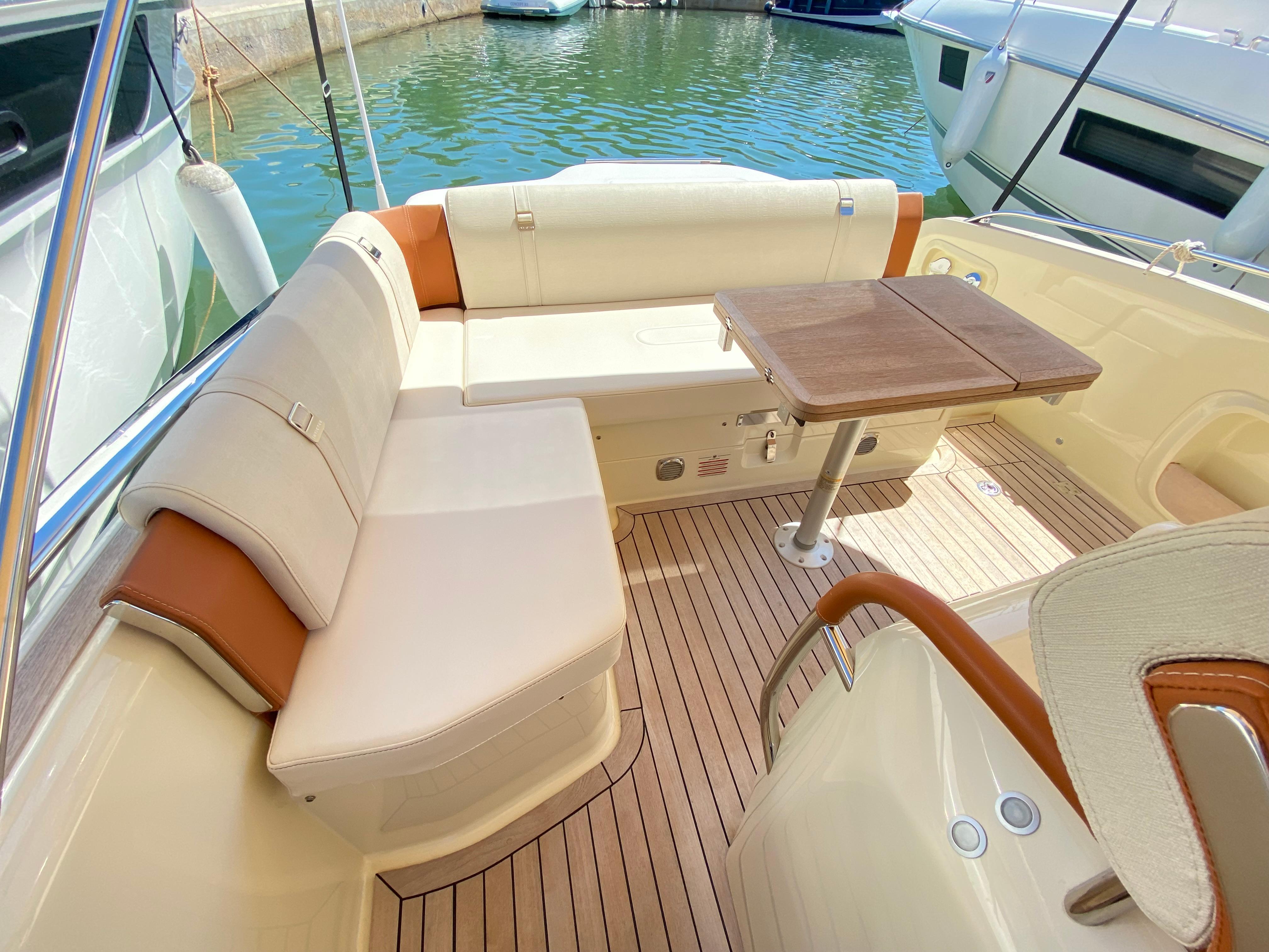 2021 Invictus 280 GT Centre Console for sale - YachtWorld