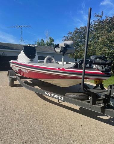 Nitro Bass Boat