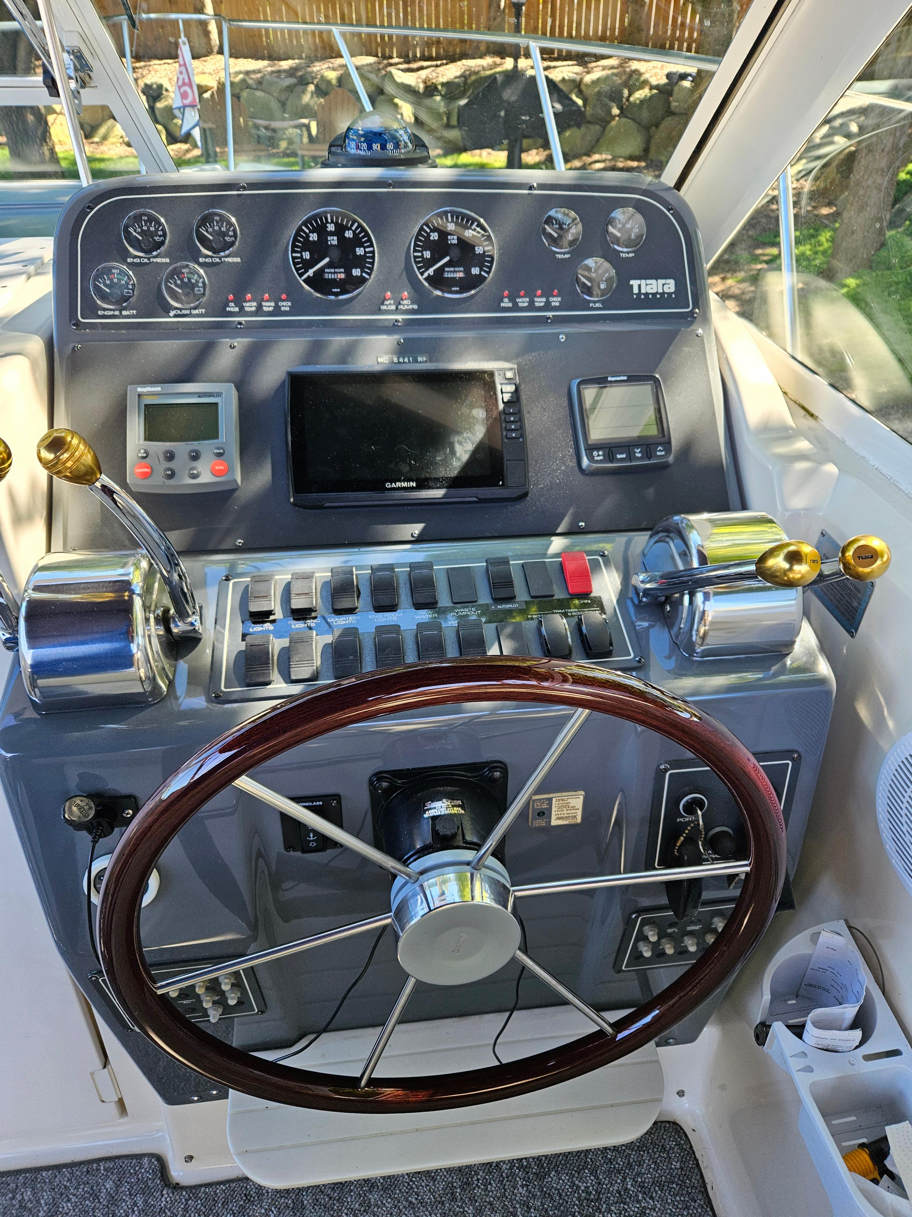 1997 Tiara Yachts 2900 Coronet Express Cruiser til salg- YachtWorld