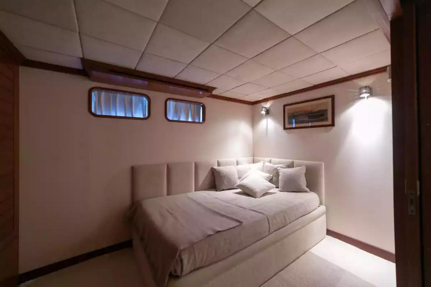 1974 Cruise ships Camper & Nicholsons for sale - YachtWorld