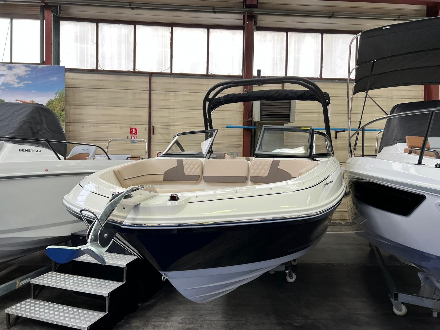 New Bayliner VR5 in 74 - Haute-Savoie - iNautia