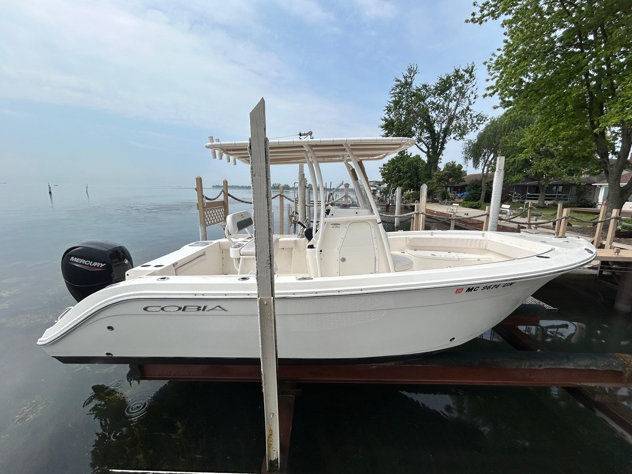 2020 Cobia 220 Center Console Centre Console for sale - YachtWorld