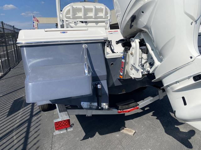 2023 Robalo 246 Bay for sale - YachtWorld