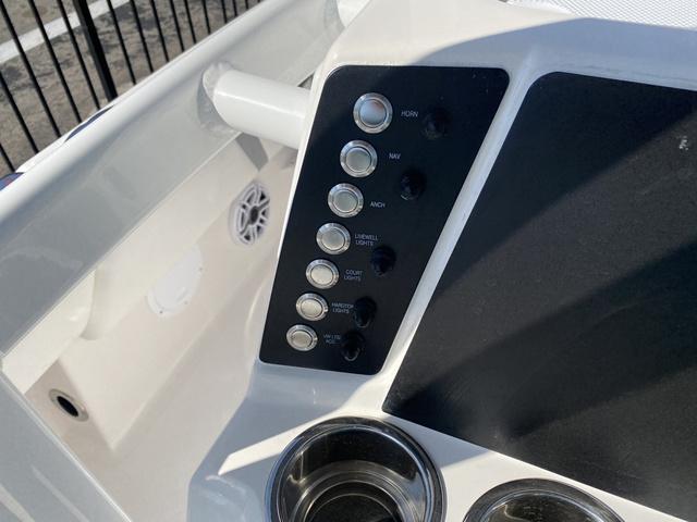 2023 Robalo 246 Bay for sale - YachtWorld