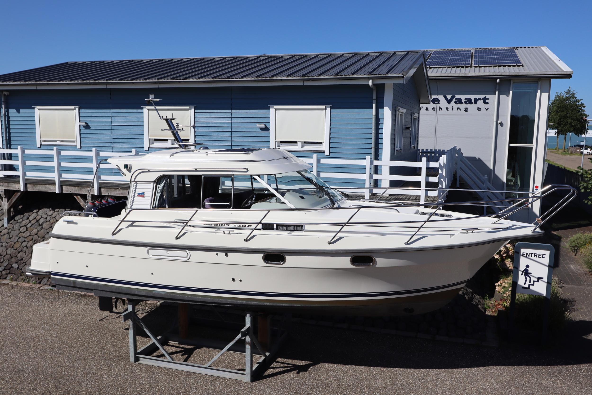 Tweedehands 2010 Nimbus 320 Coupe | YachtFocus