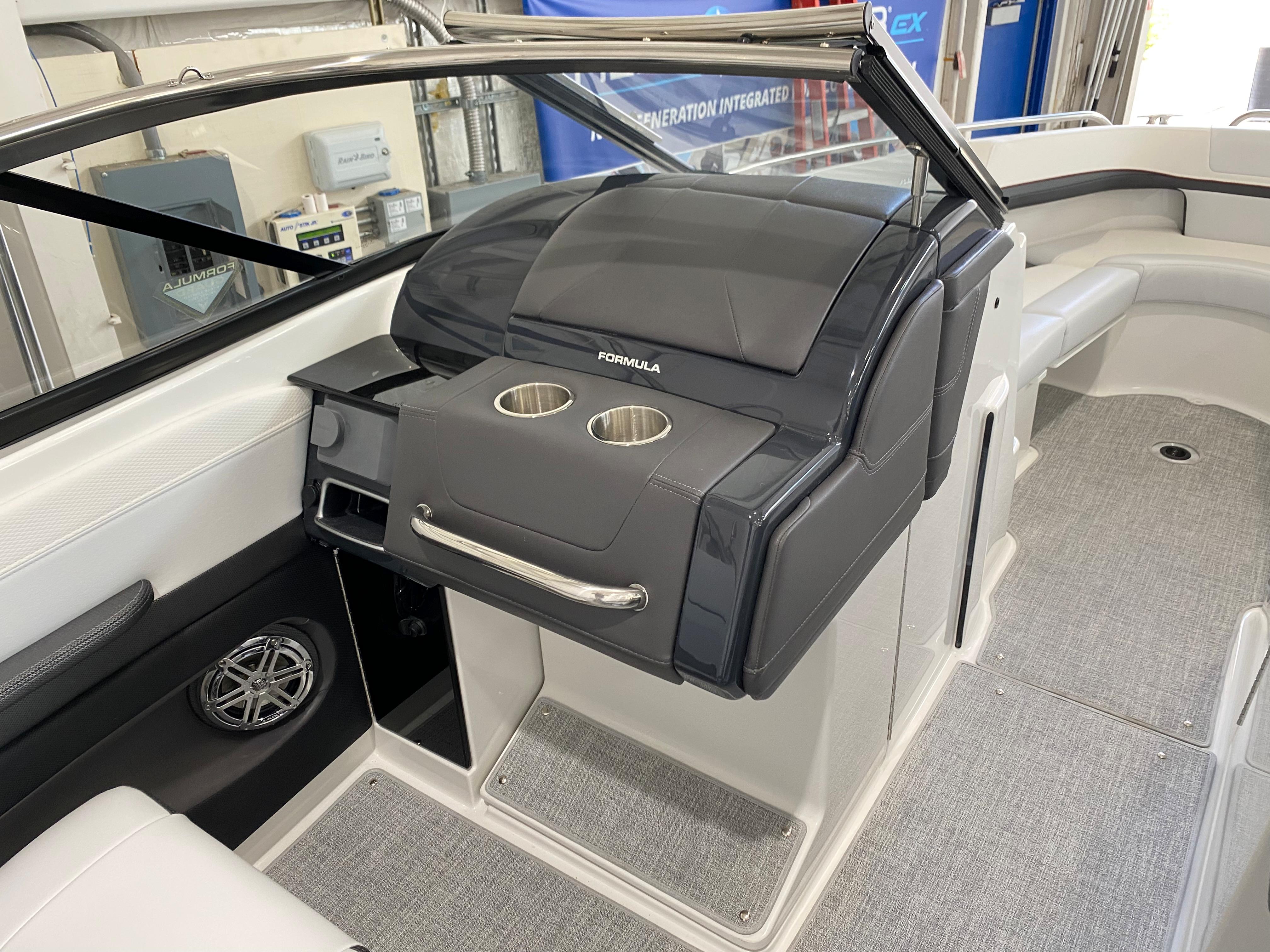 2024 Formula 240 Bowrider Bowrider for sale - YachtWorld