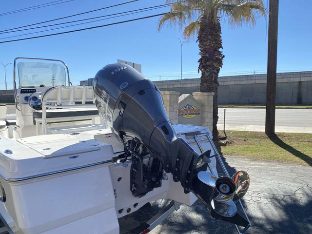 2023 Robalo 206 Bay for sale - YachtWorld