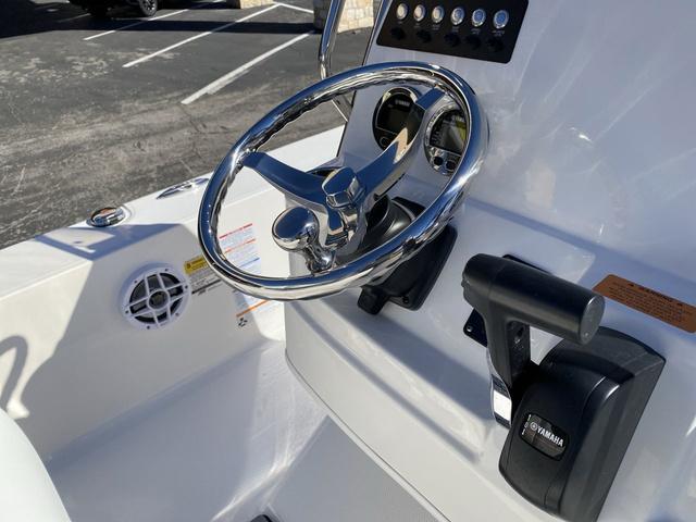 2023 Robalo 206 Bay for sale - YachtWorld