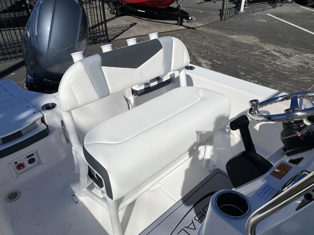 2023 Robalo 206 Bay for sale - YachtWorld