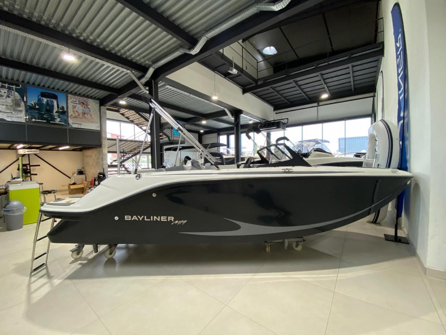 New Bayliner Element M19 in 13 - Bouches-du-Rhône - iNautia