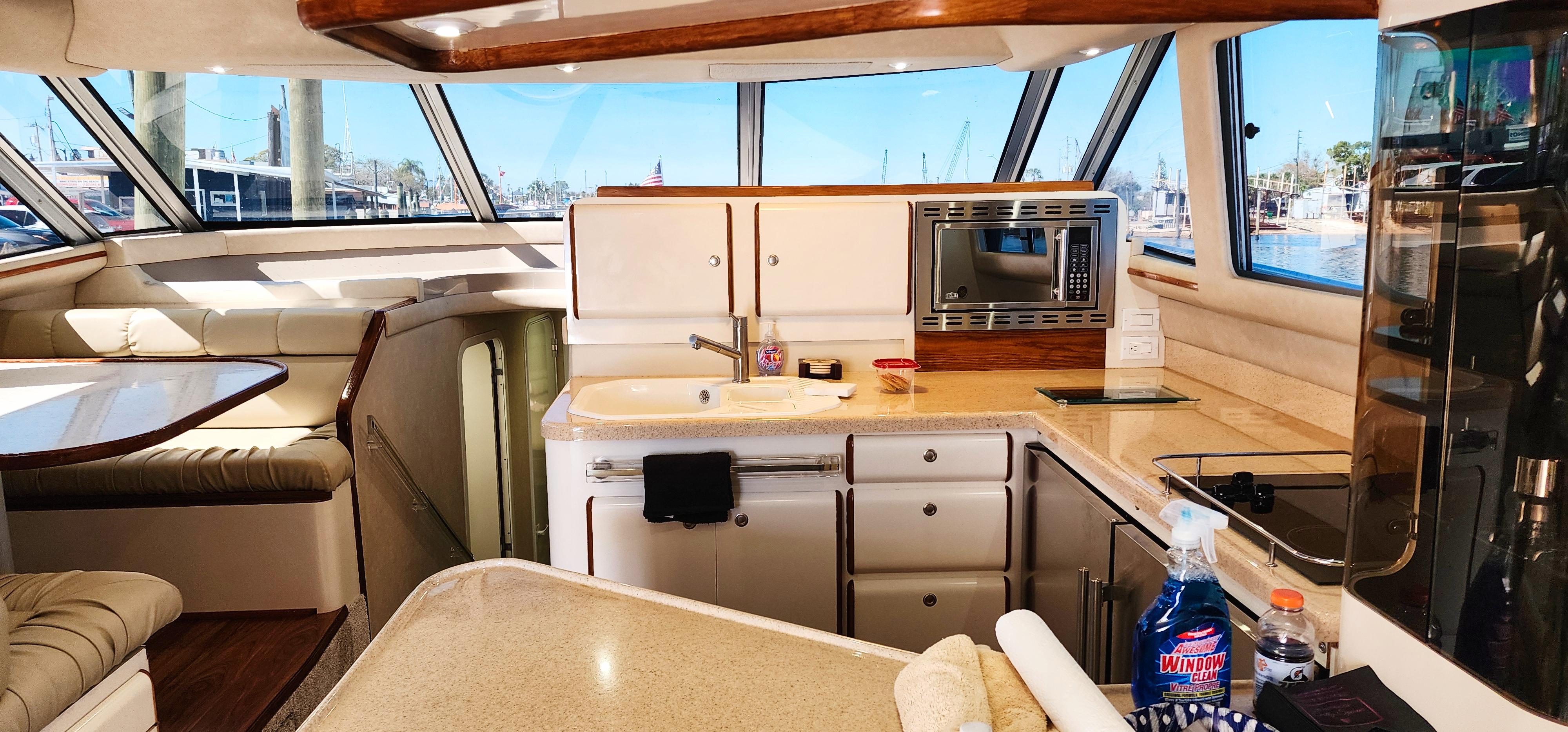 1997 Sea Ray 550 Sedan Bridge Express Cruiser for sale - YachtWorld