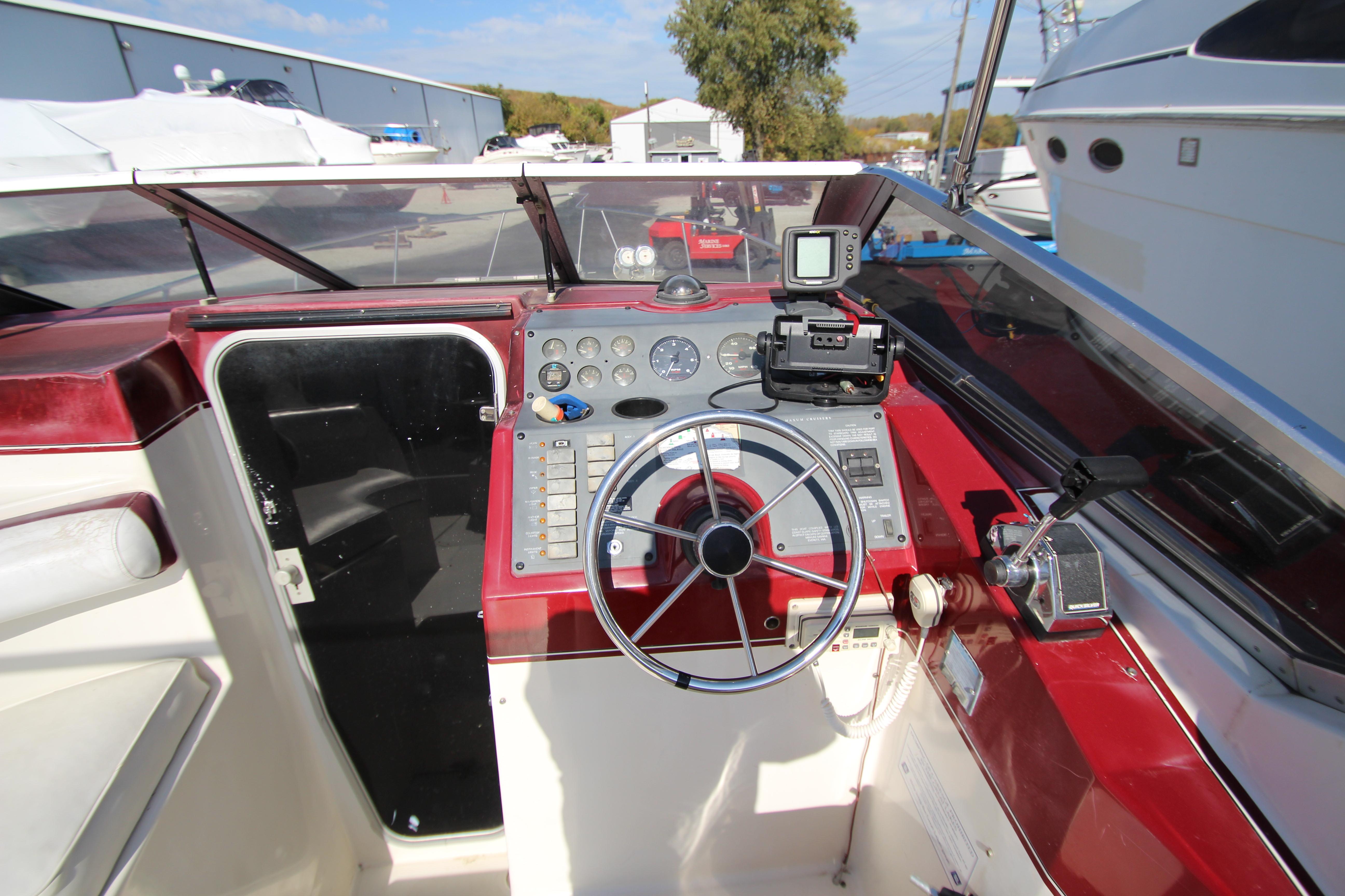 1992 Maxum 2700 SCR Cruceros exprés en venta - YachtWorld