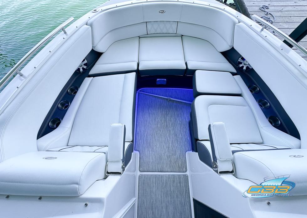 2018 Regal 2800 Bowrider Bowrider for sale - YachtWorld