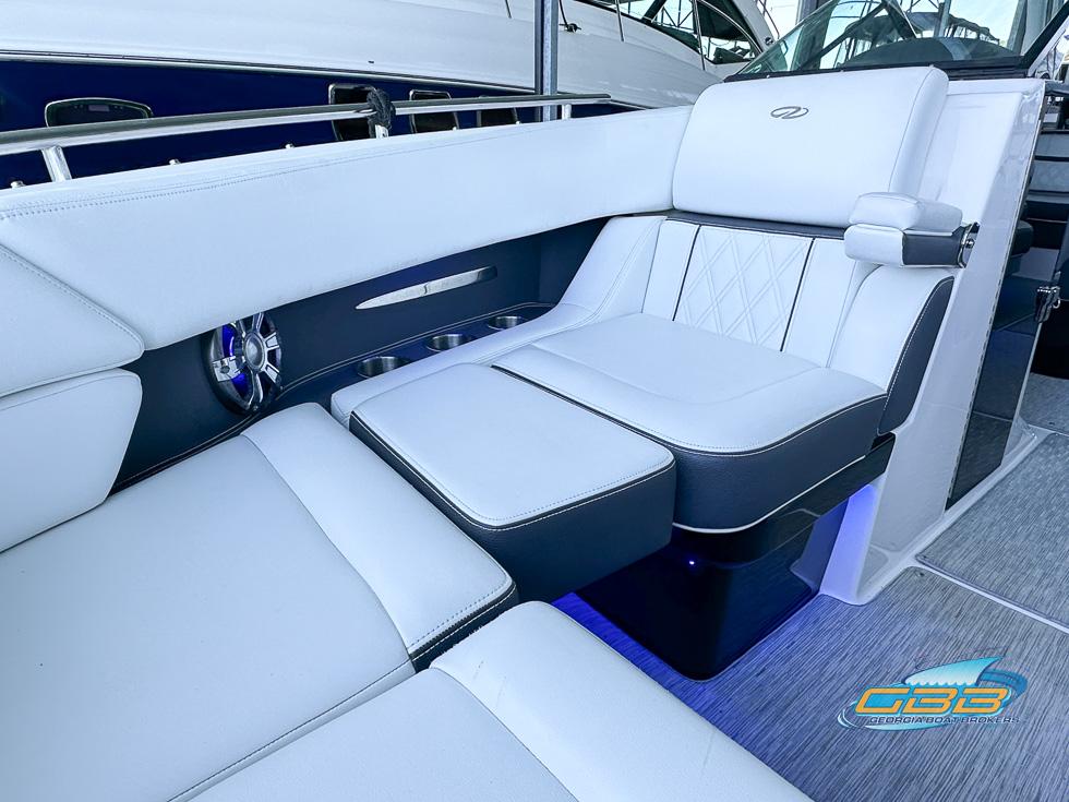 2018 Regal 2800 Bowrider Bowrider for sale - YachtWorld