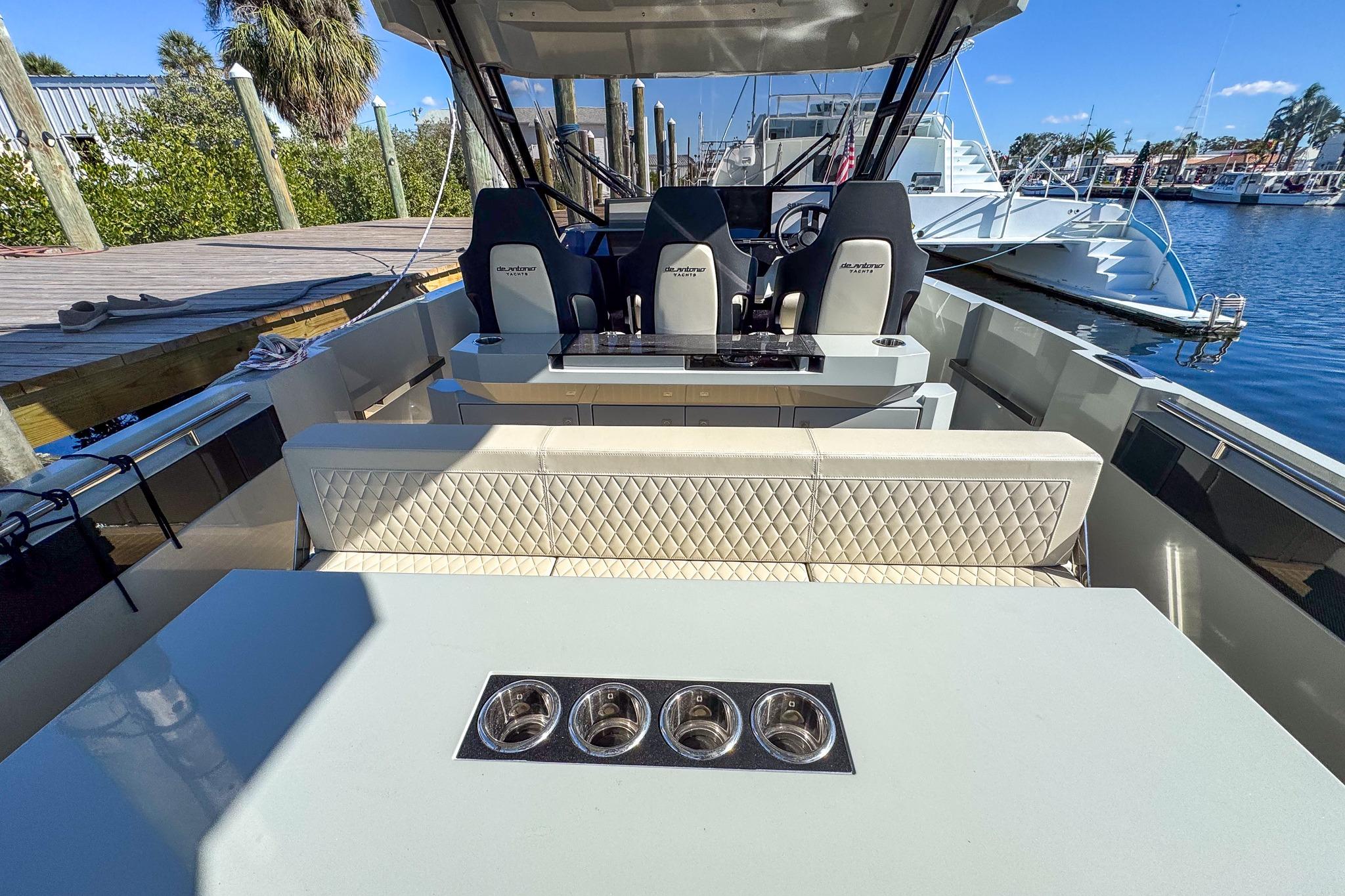 2026 De Antonio Yachts D32 Sportscruiser til salgs- YachtWorld