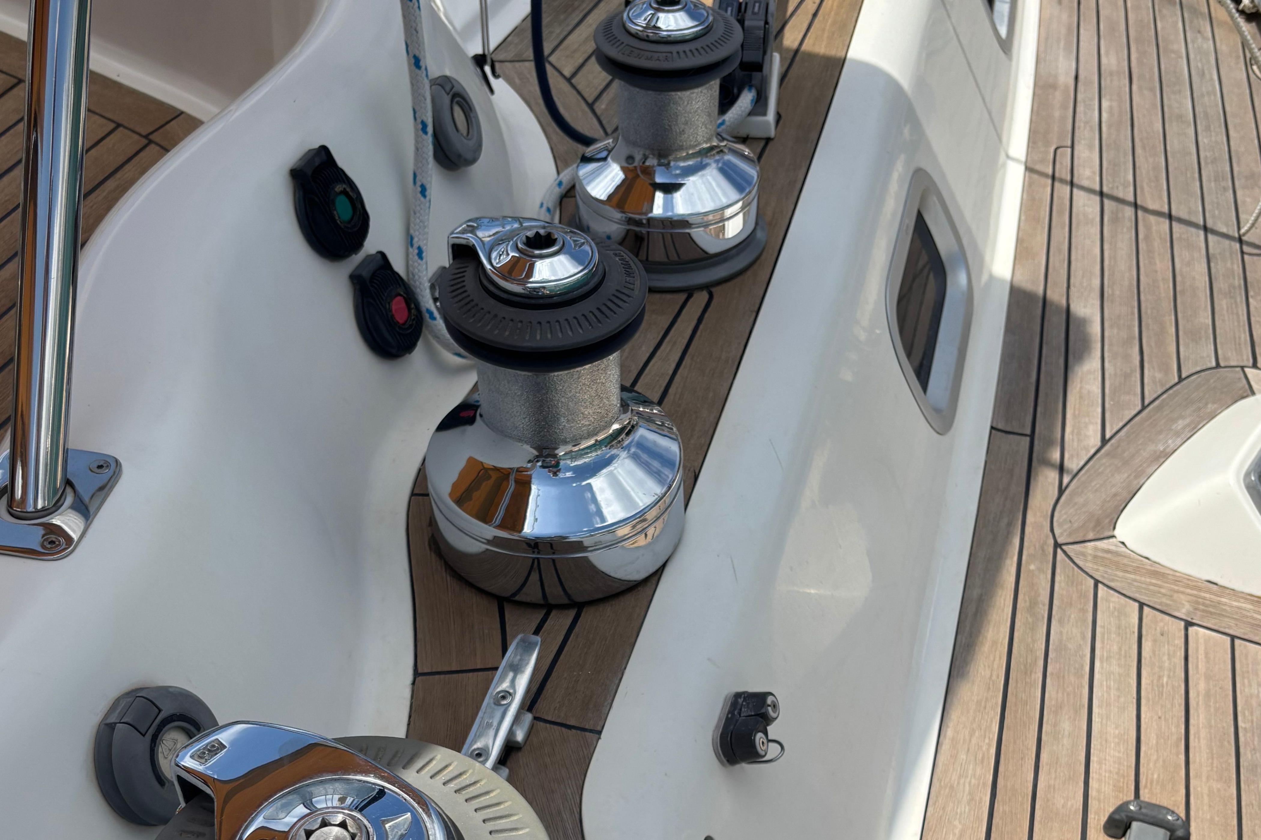 2001 Oyster 56 Cruiser for sale - YachtWorld