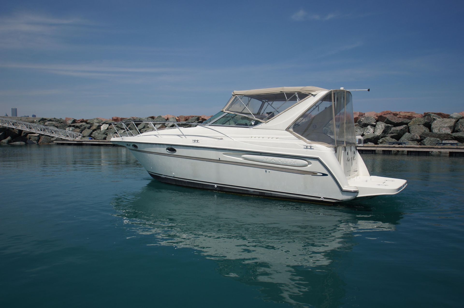 2000 Maxum 3000 SCR - Weber Yachts