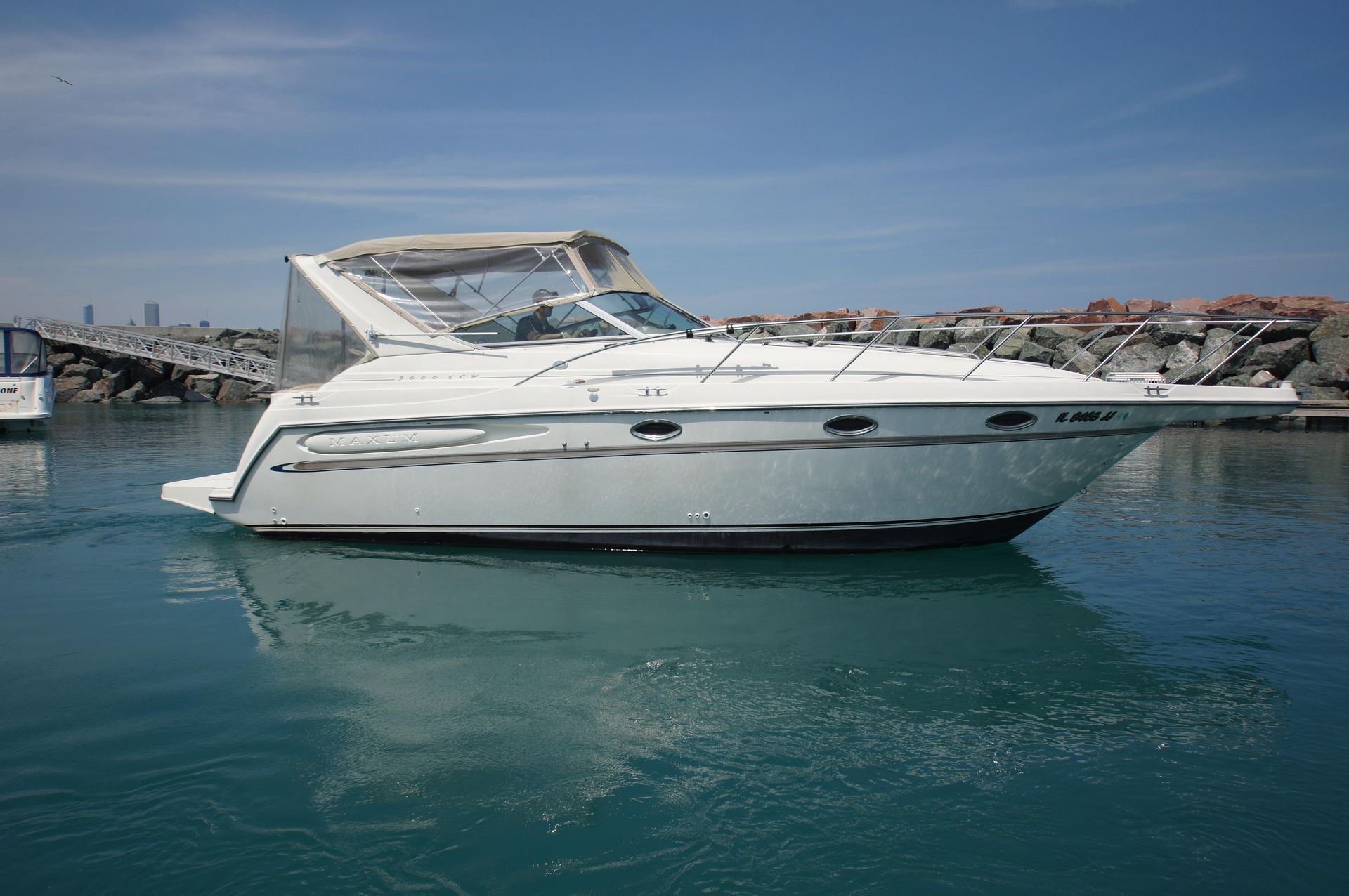 2000 Maxum 3000 SCR - Weber Yachts