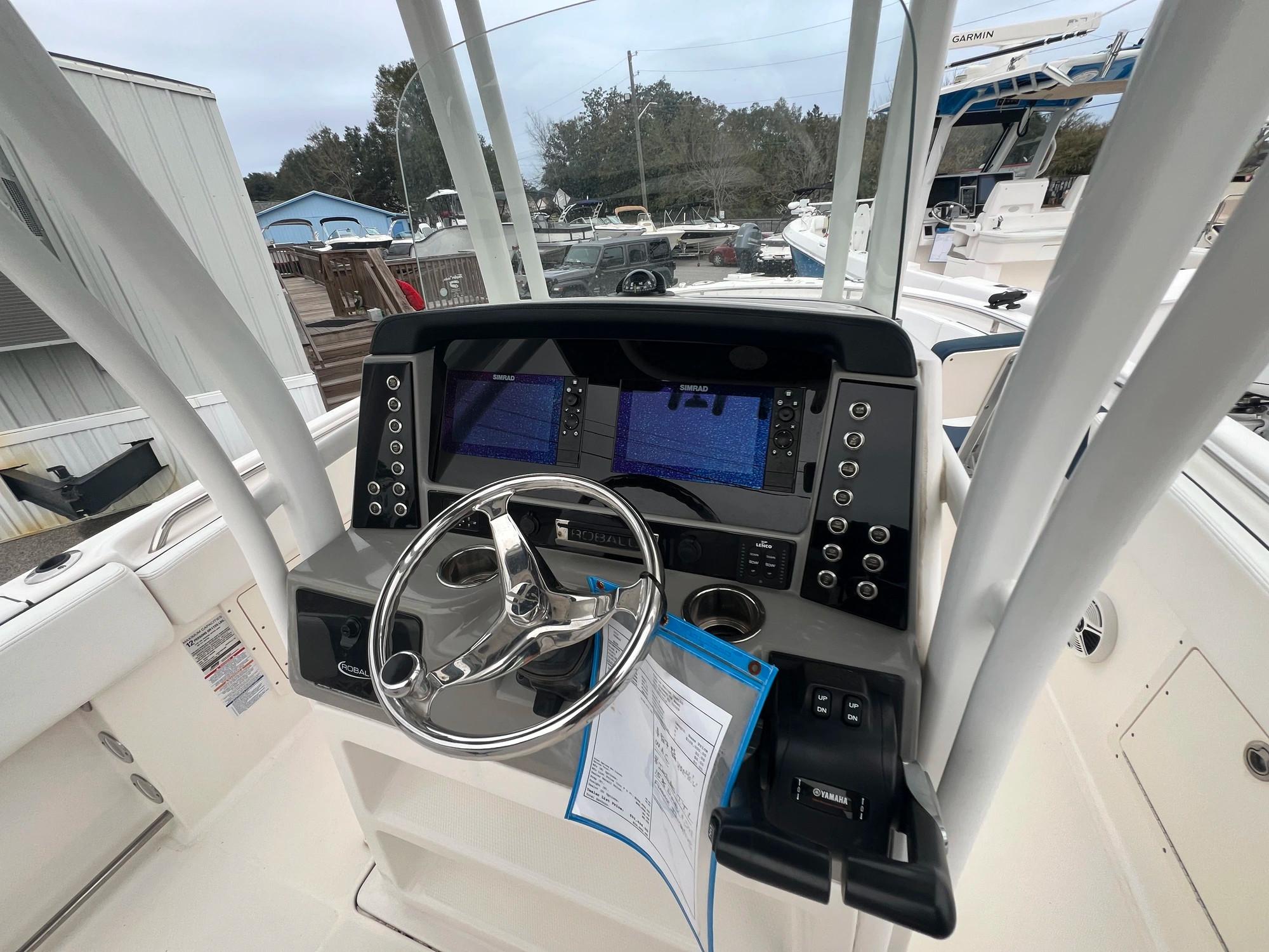 2019 Robalo 242 CC Center Console for sale - YachtWorld