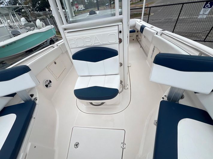 2019 Robalo 242 CC Center Console for sale - YachtWorld
