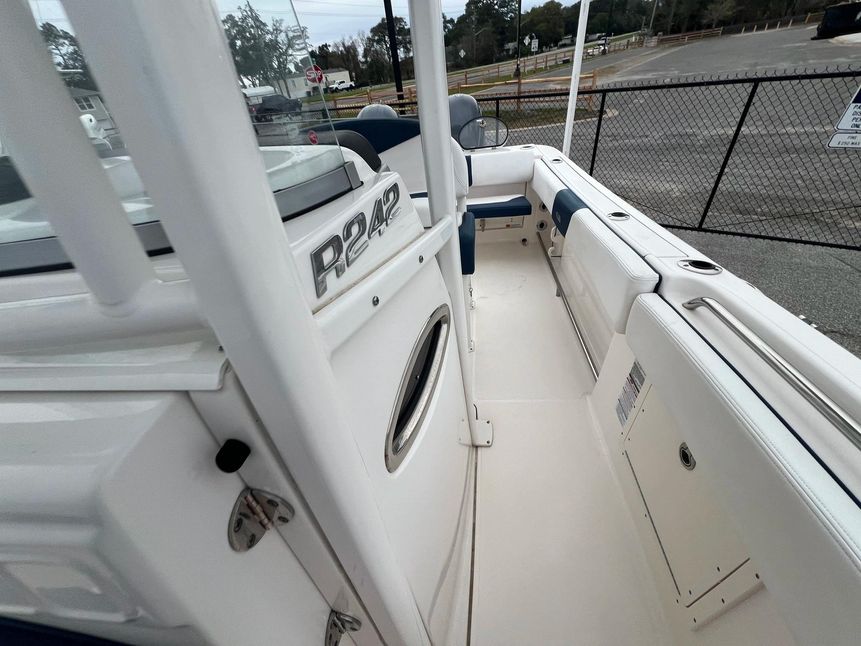2019 Robalo 242 CC Center Console for sale - YachtWorld