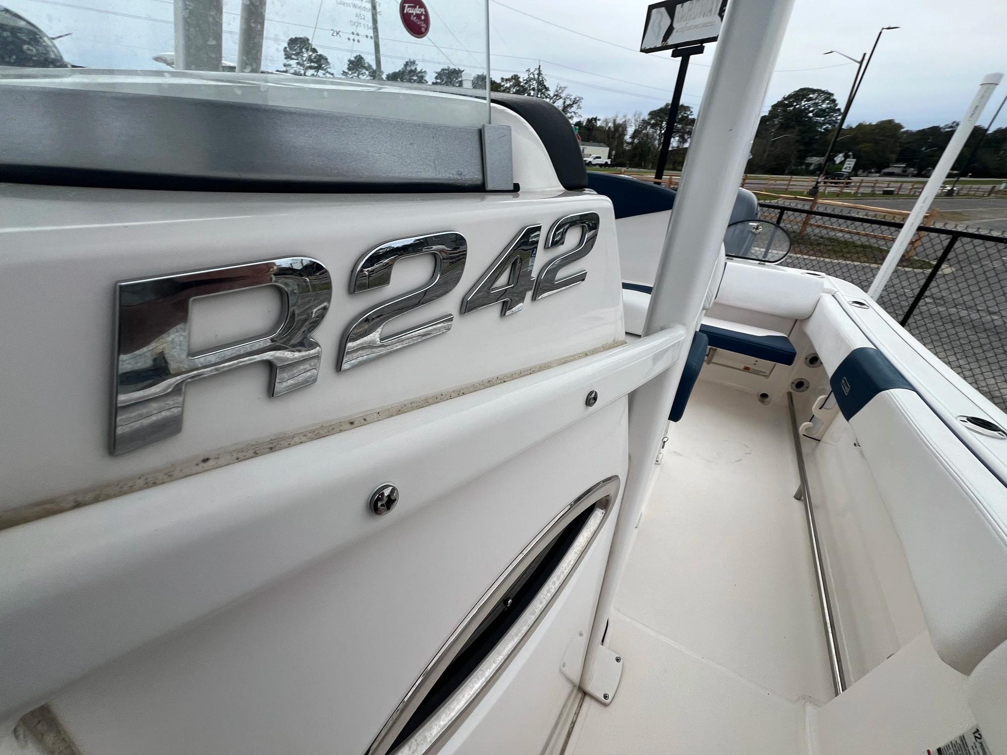 2019 Robalo 242 CC Center Console for sale - YachtWorld