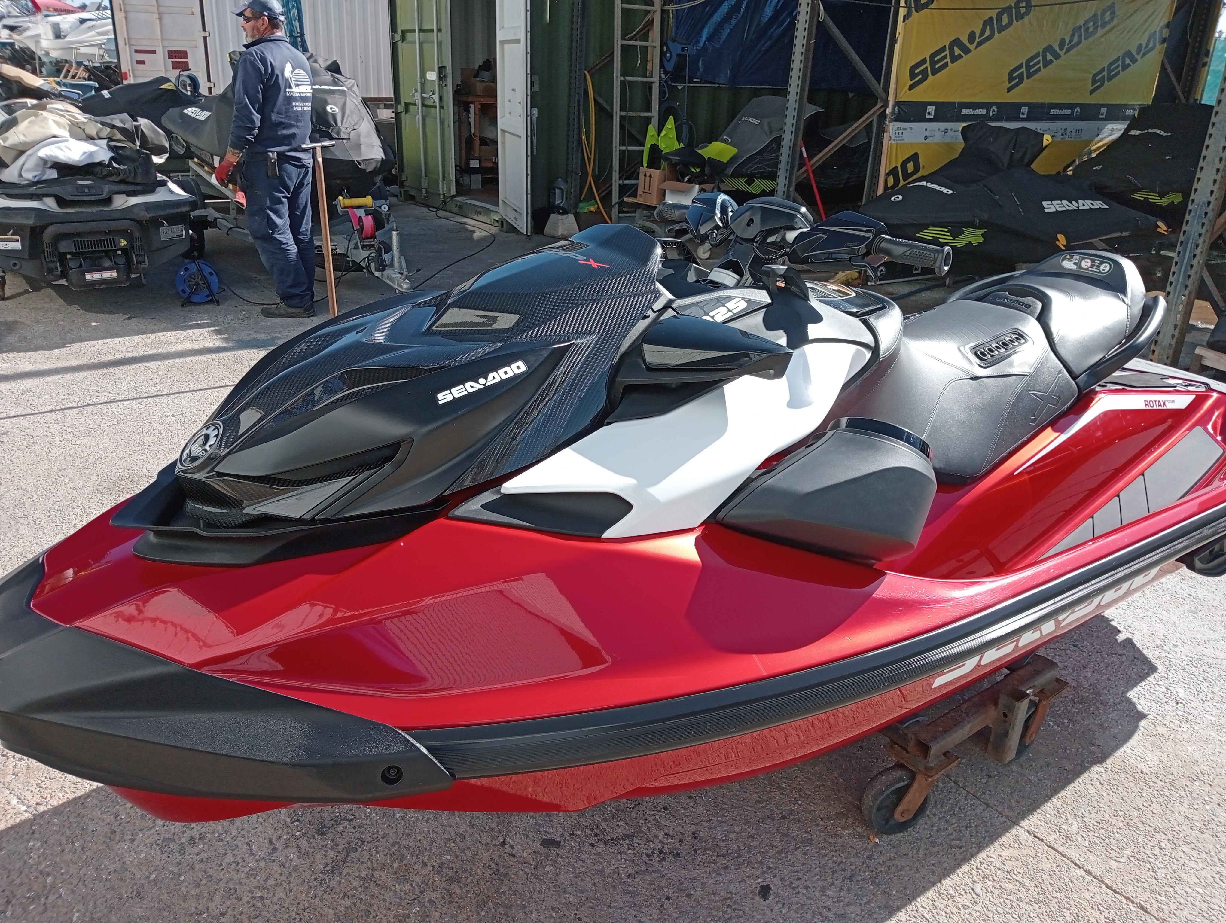 Used Bombardier RXP-X RS 325 in Málaga - iNautia