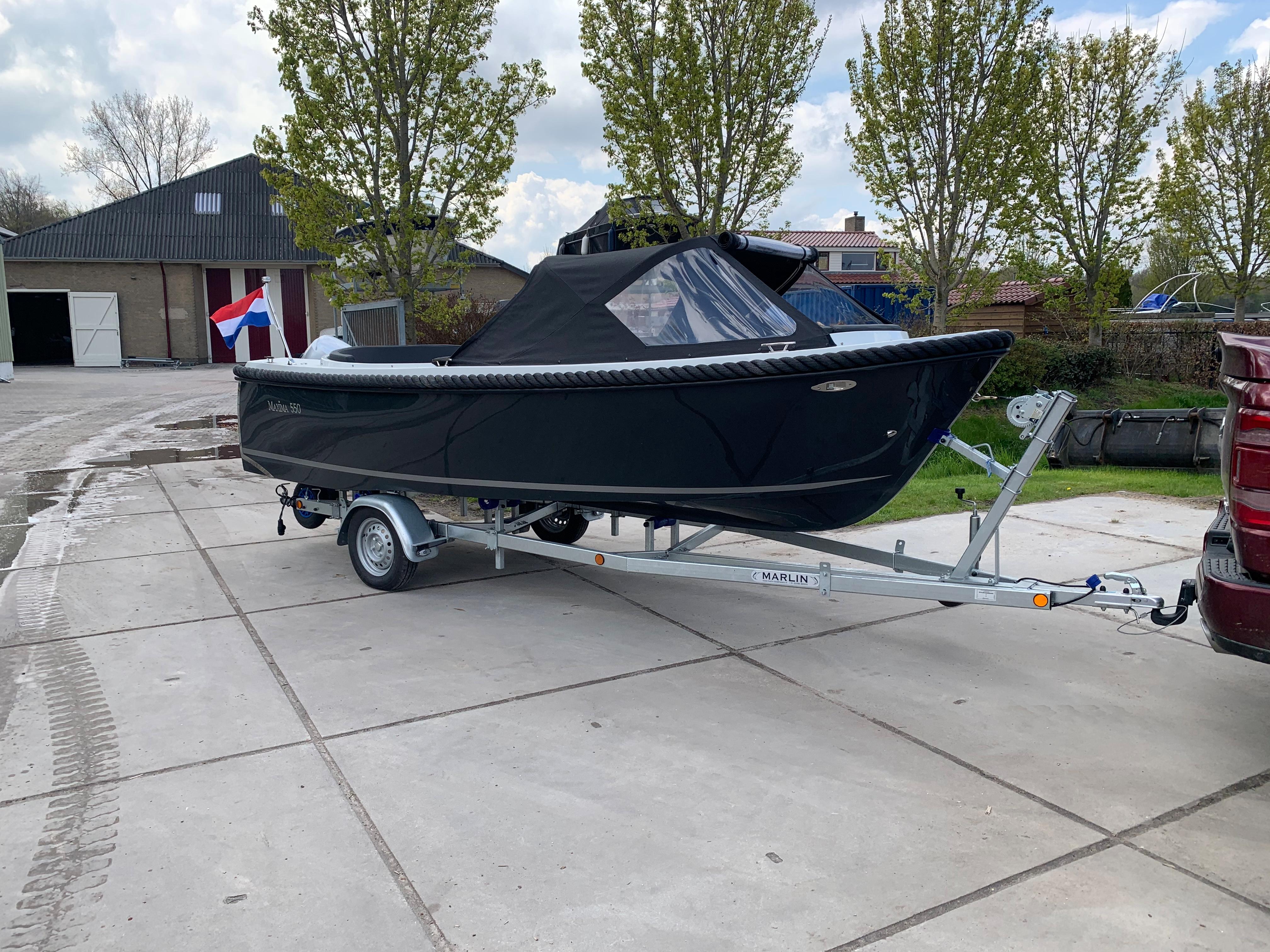 Nieuw 2022 Maxima 550 Biddinghuizen, Nederland 23,064 € | Botentekoop