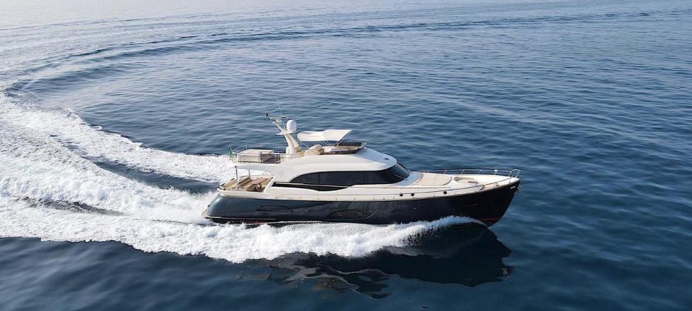 2010 Flybridge Mochi Craft for sale - YachtWorld