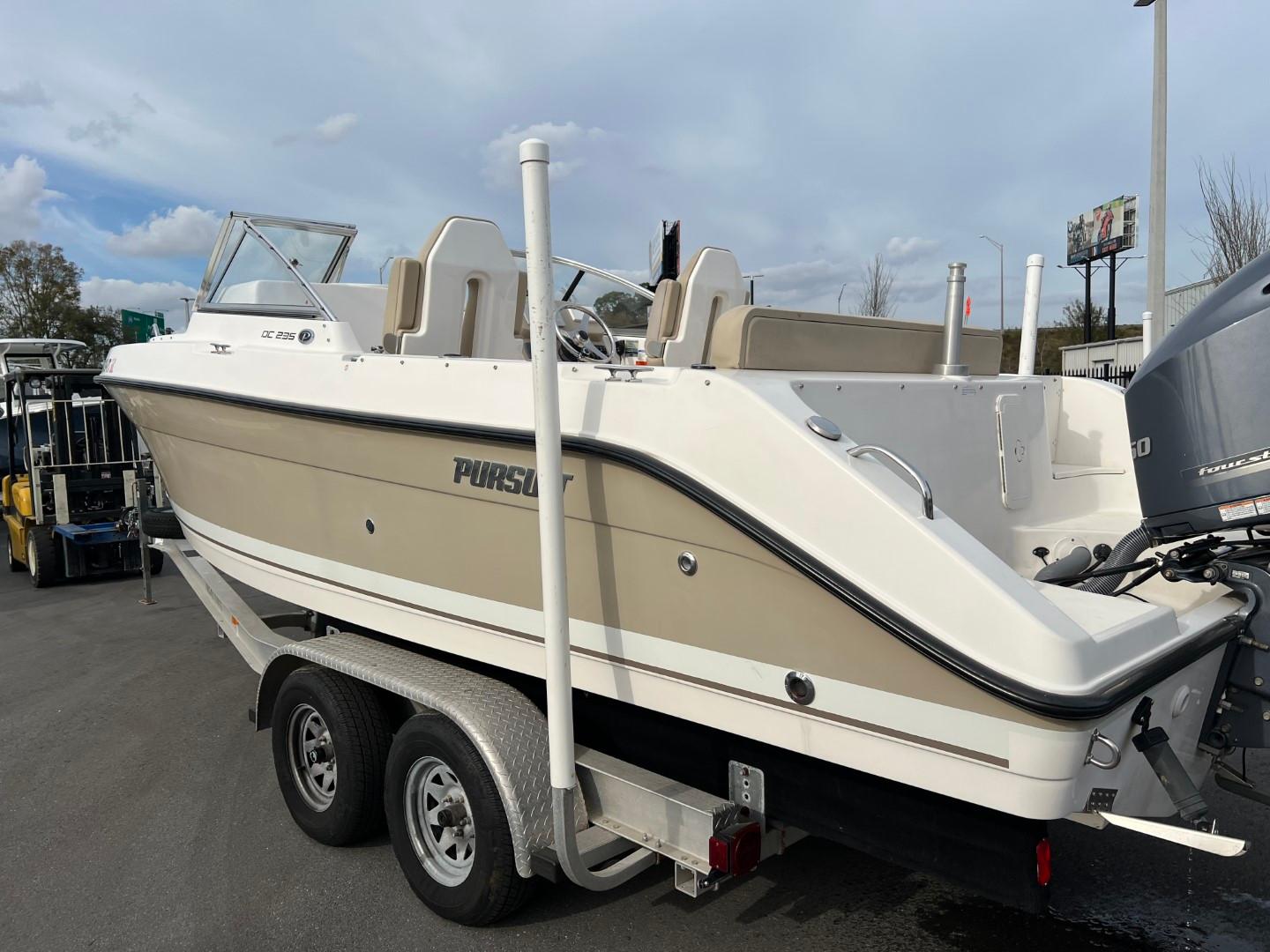 2015 Pursuit DC 235 Dual Console Dual Console for sale - YachtWorld