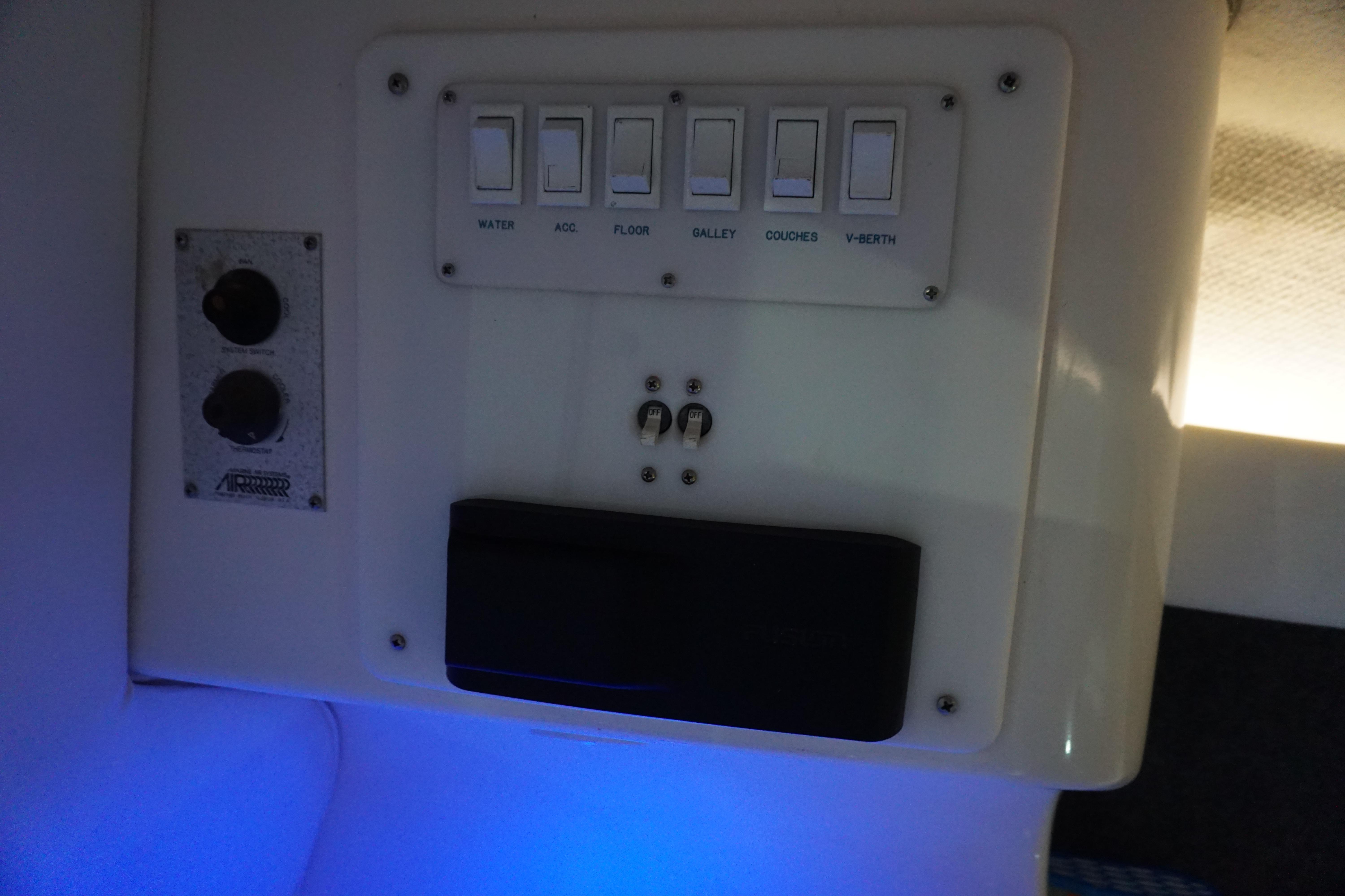 1998 Active Thunder 32 CC High Performance for sale - YachtWorld