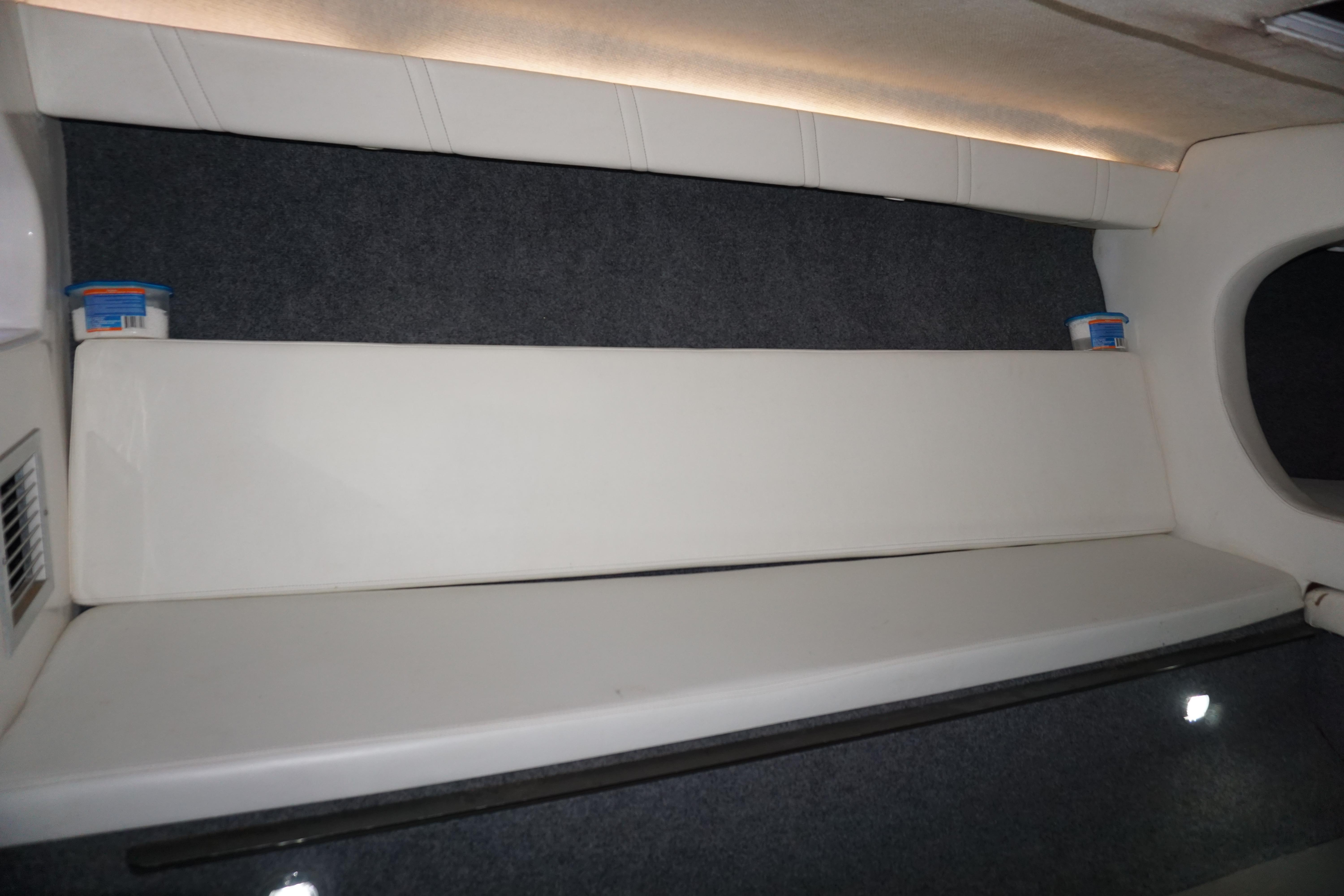 1998 Active Thunder 32 CC High Performance for sale - YachtWorld