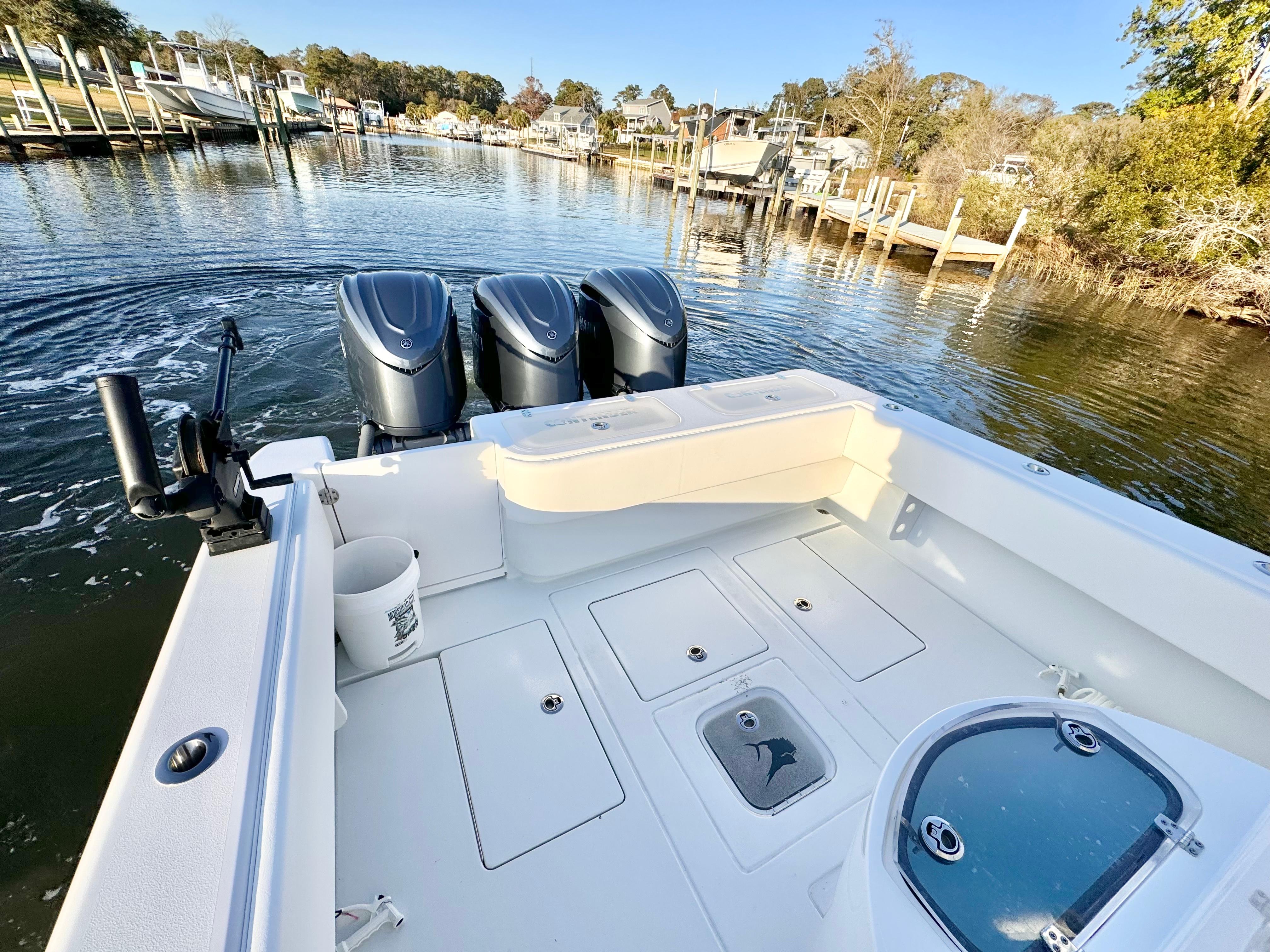 2025 Contender 35 ST Senterkonsoller til salgs- YachtWorld