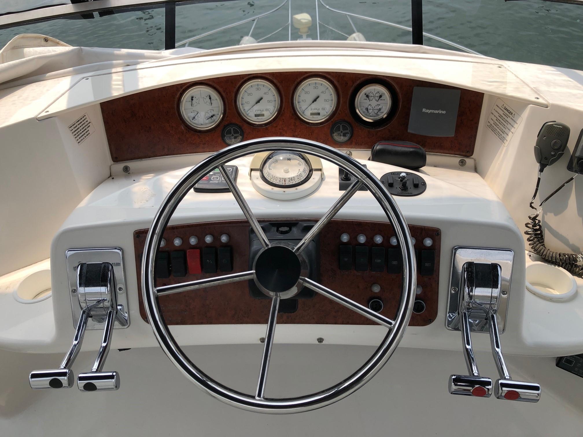 2003 Silverton 35 Motor Yacht Motor Yachts for sale - YachtWorld