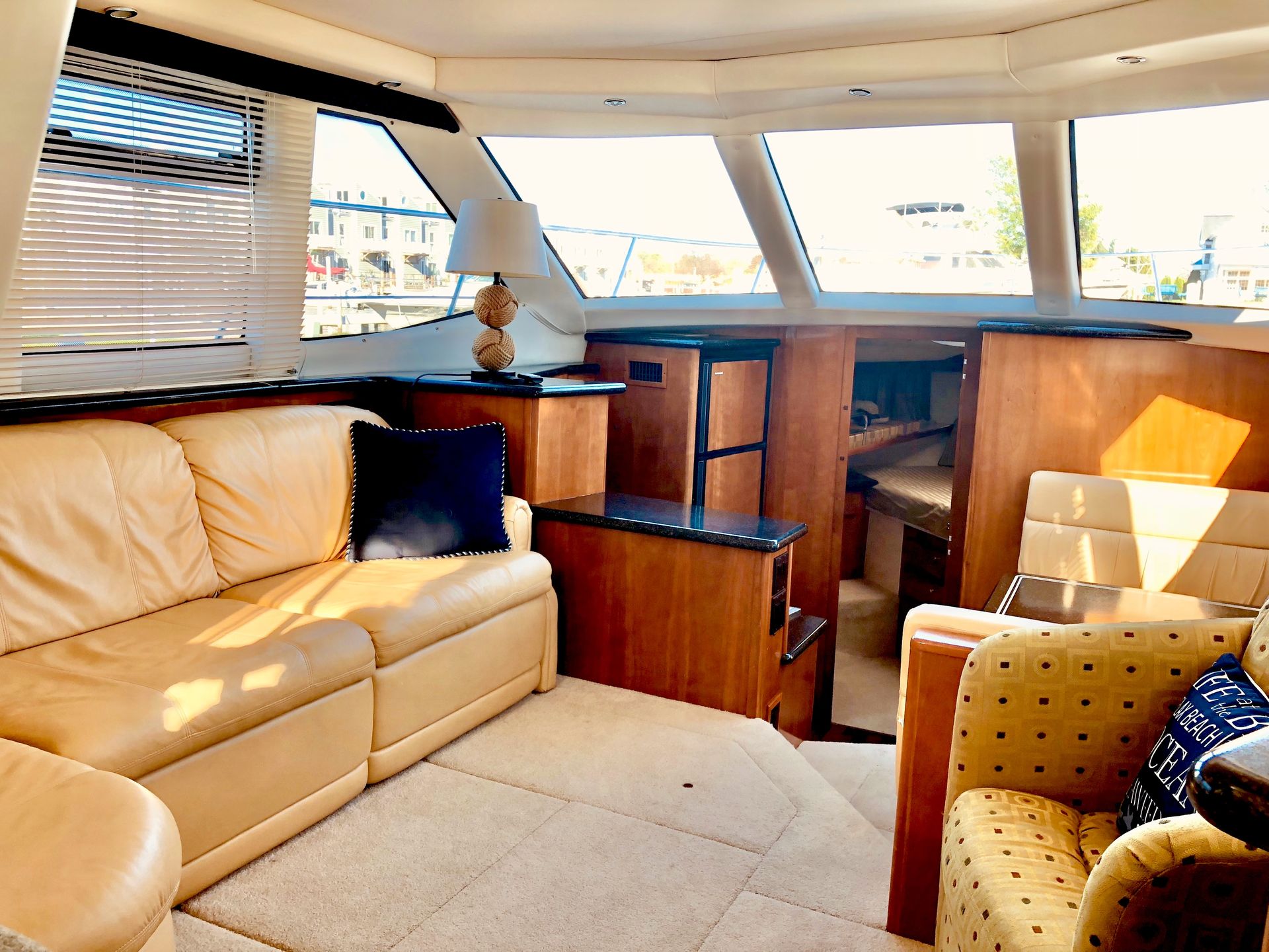 2001 Carver 356 Motor Yacht - Weber Yachts