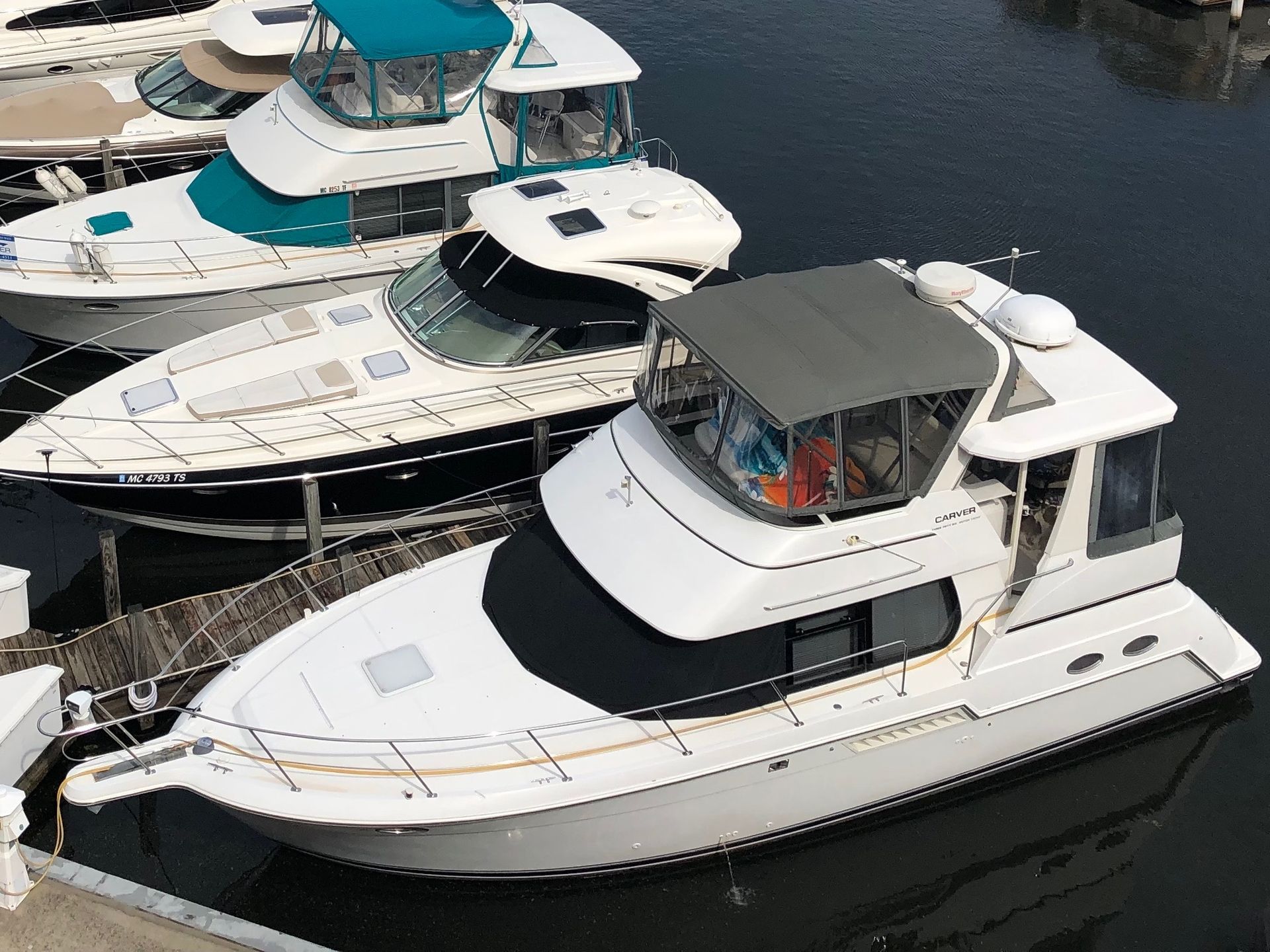 2001 Carver 356 Motor Yacht - Weber Yachts