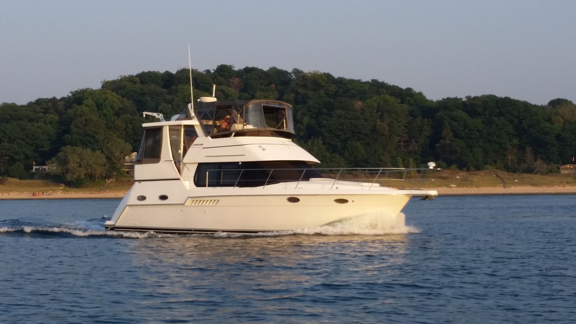 2001 Carver 356 Motor Yacht - Weber Yachts