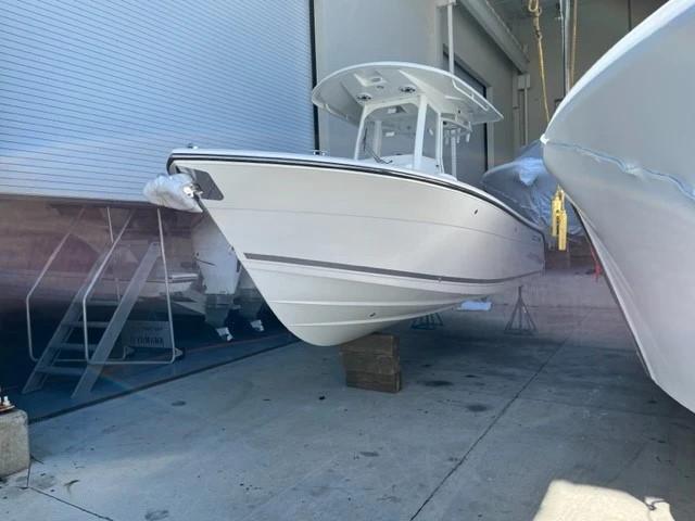 2024 Cobia 240 CC Center Console for sale - YachtWorld