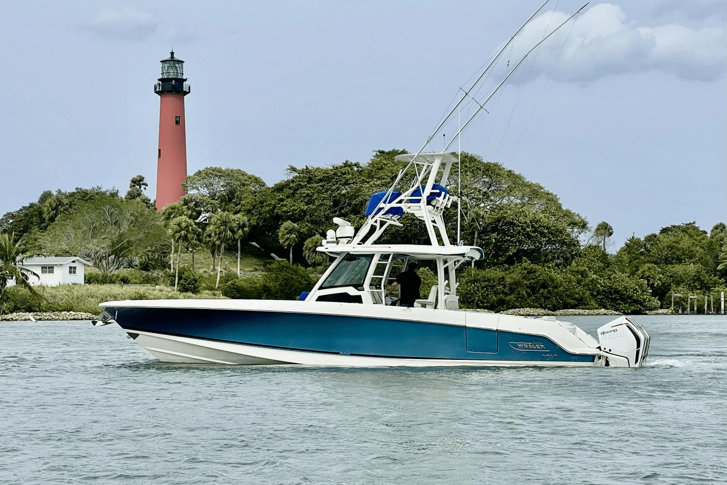 2021 Boston Whaler 380 Outrage Centre Console for sale - YachtWorld