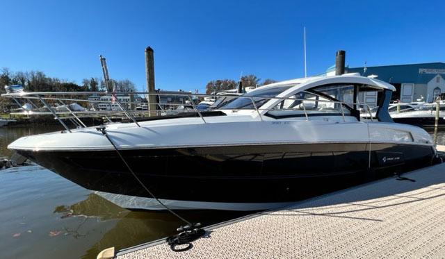 2016 Cruisers Yachts 390 Express Coupe Cruiser for sale - YachtWorld