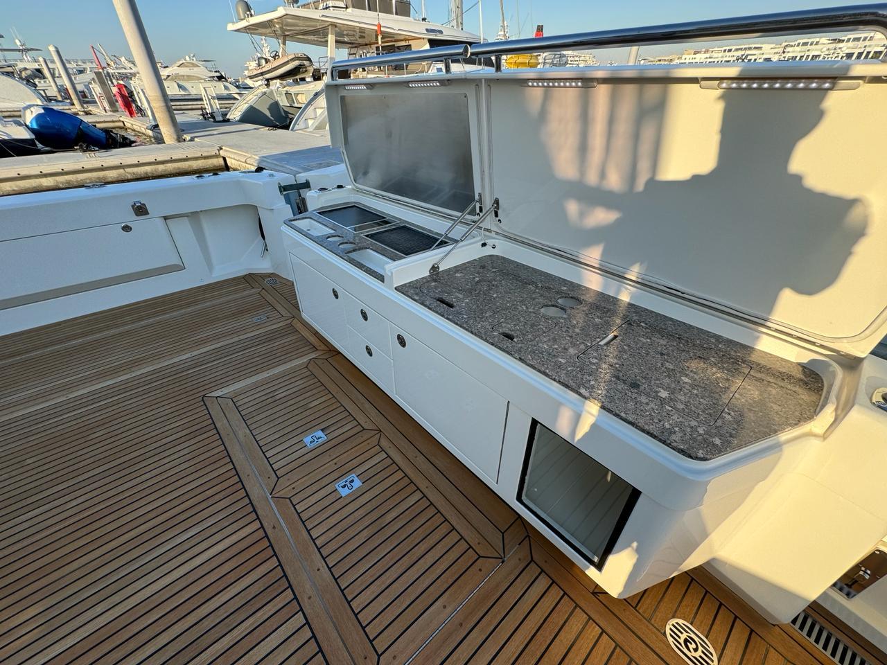 2015 Flybridge Riviera for sale - YachtWorld