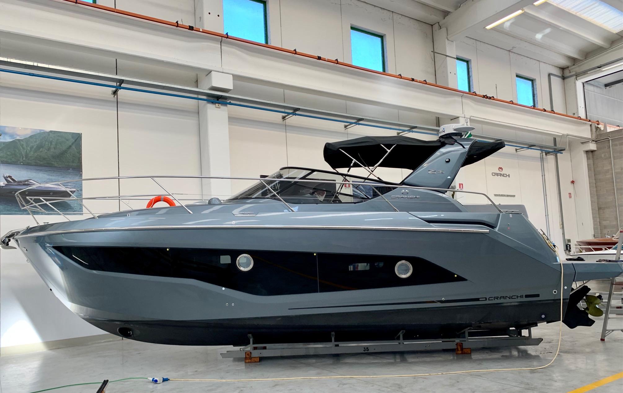 Neuf 2022 Cranchi Z35 | YachtFocus
