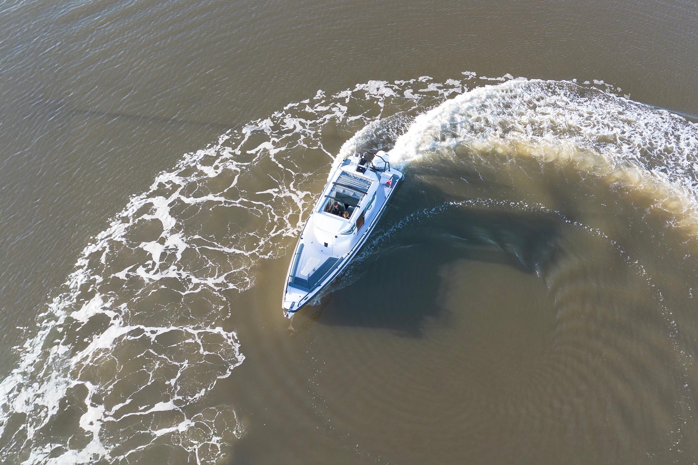 Occasion 2023 Axopar 28 Cabin - Hampshire | Annonces du Bateau