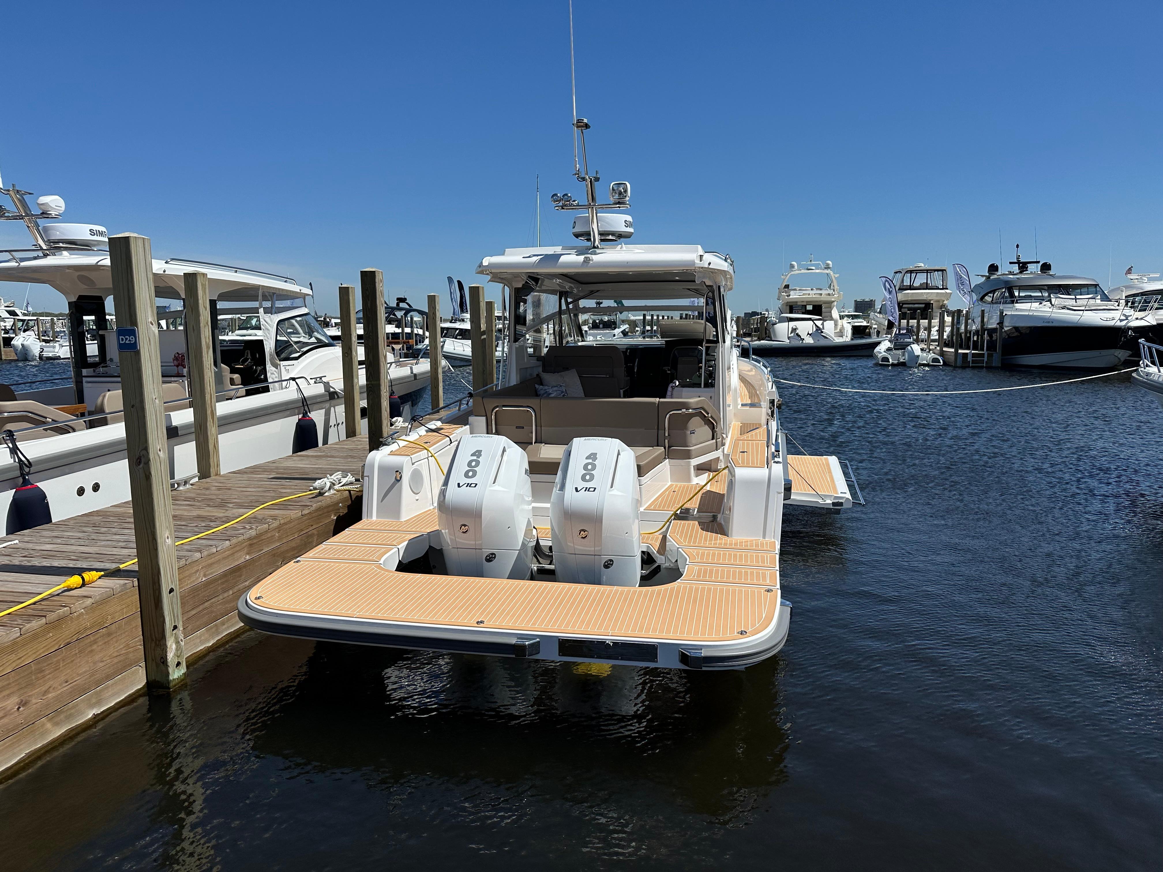 2025 Nimbus Weekender 11 Express Cruiser for sale - YachtWorld