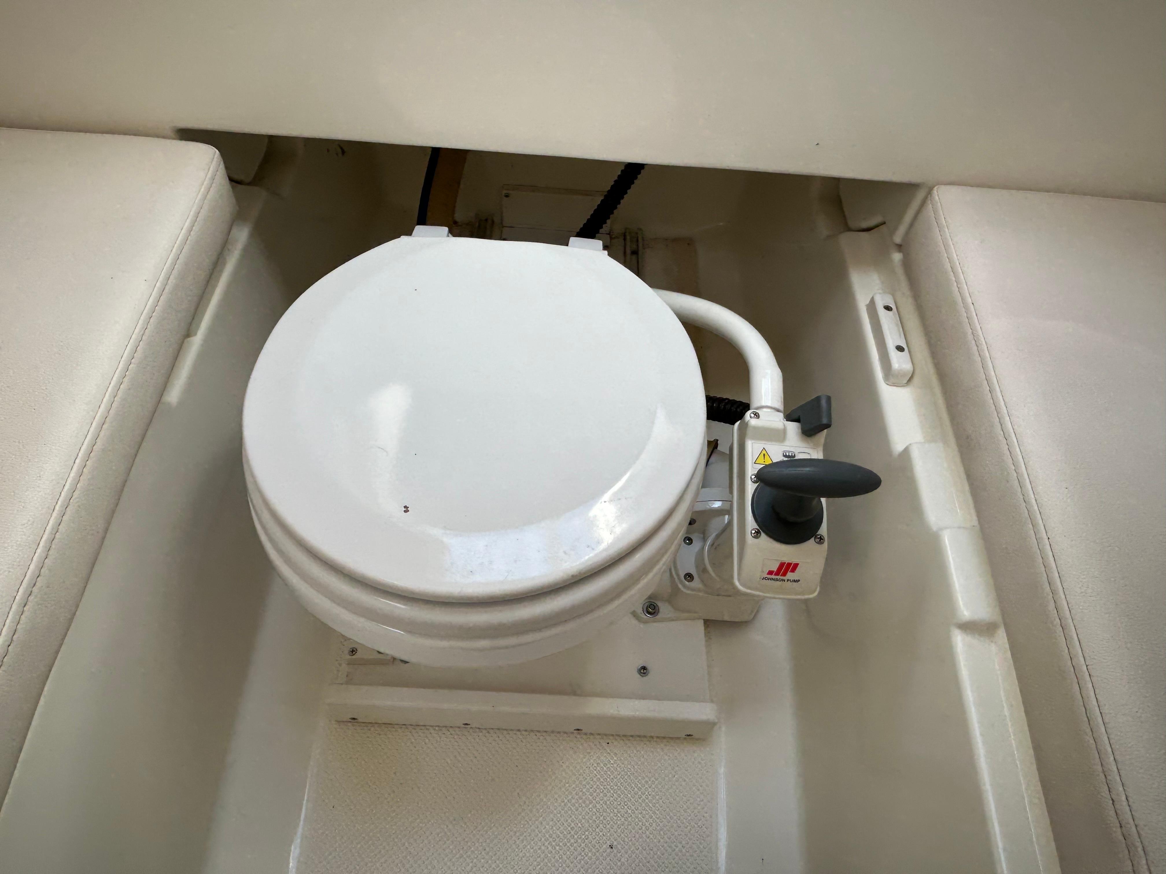 2014 Bayliner 742 Cuddy Sports Cruiser for sale - YachtWorld