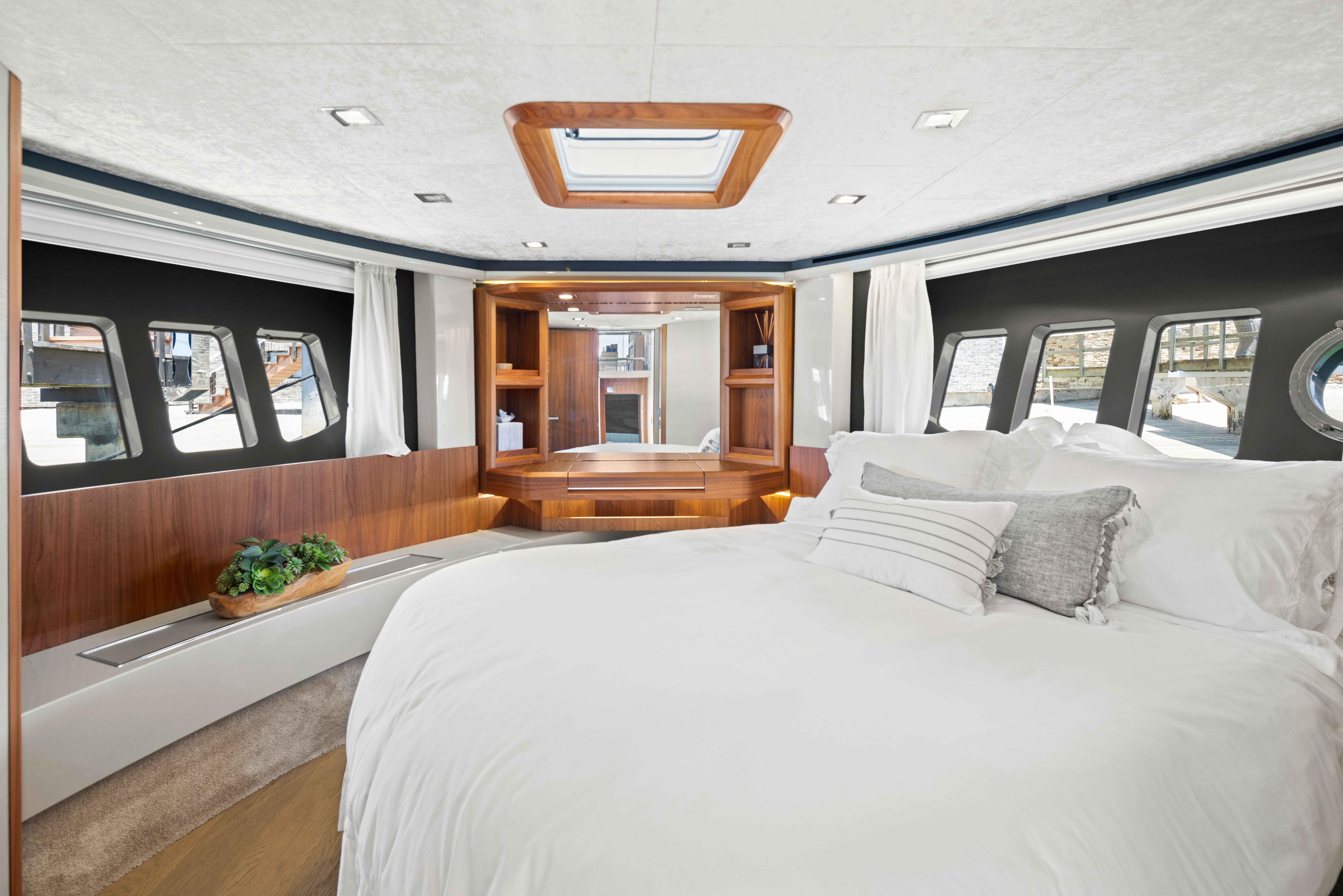 2015 Absolute 64 FLY Motor Yachts for sale - YachtWorld