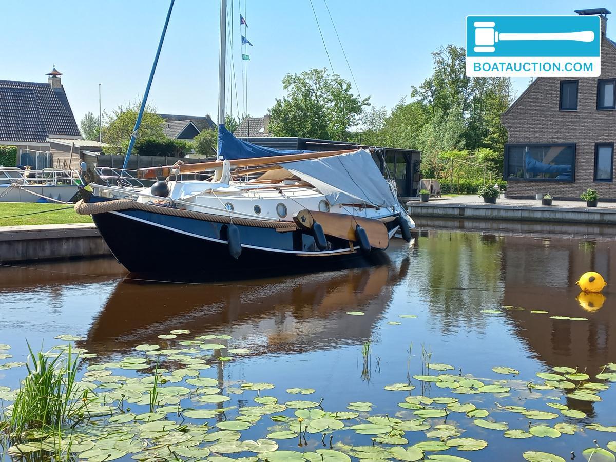 Grundel Platbodem | 9m | 1975 | Boats and Outboards