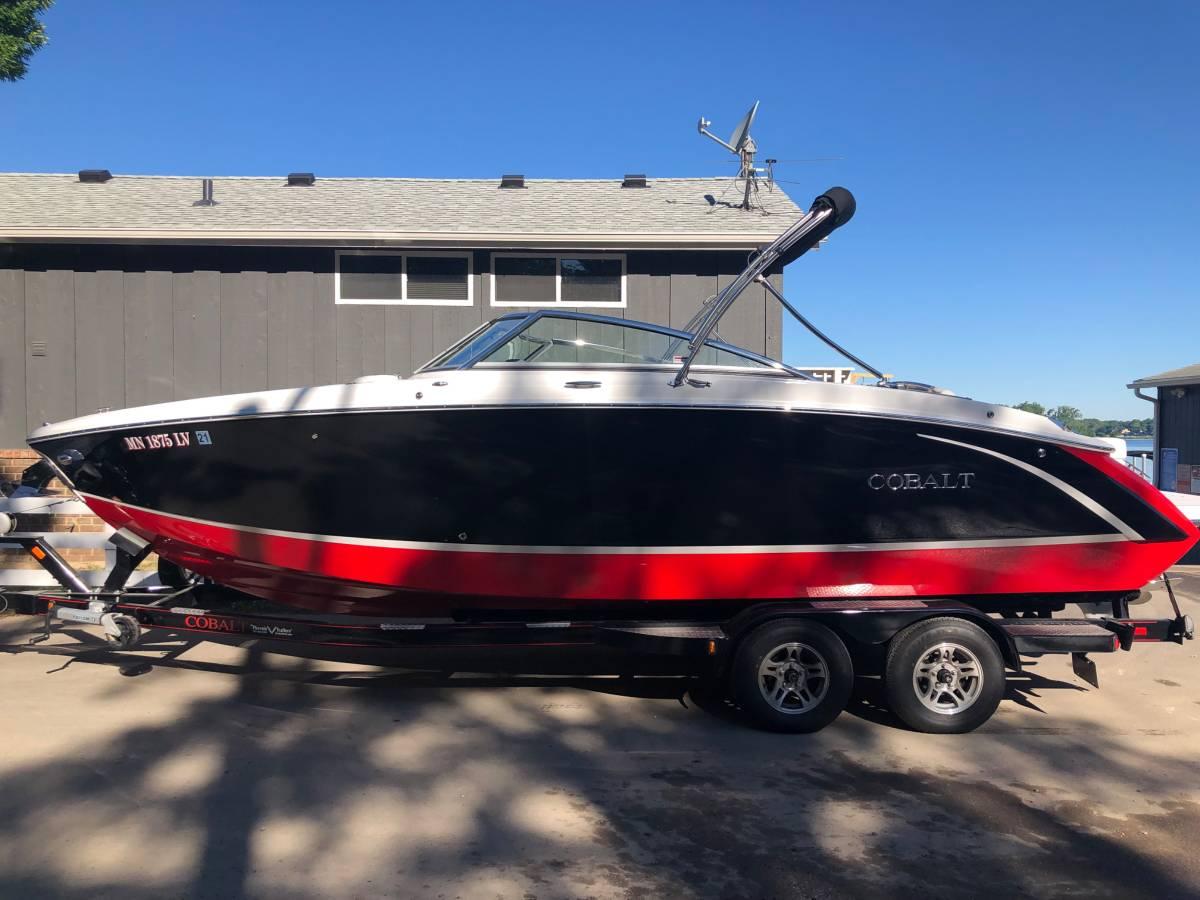 2019 Cobalt R5 Bowrider til salgs- YachtWorld