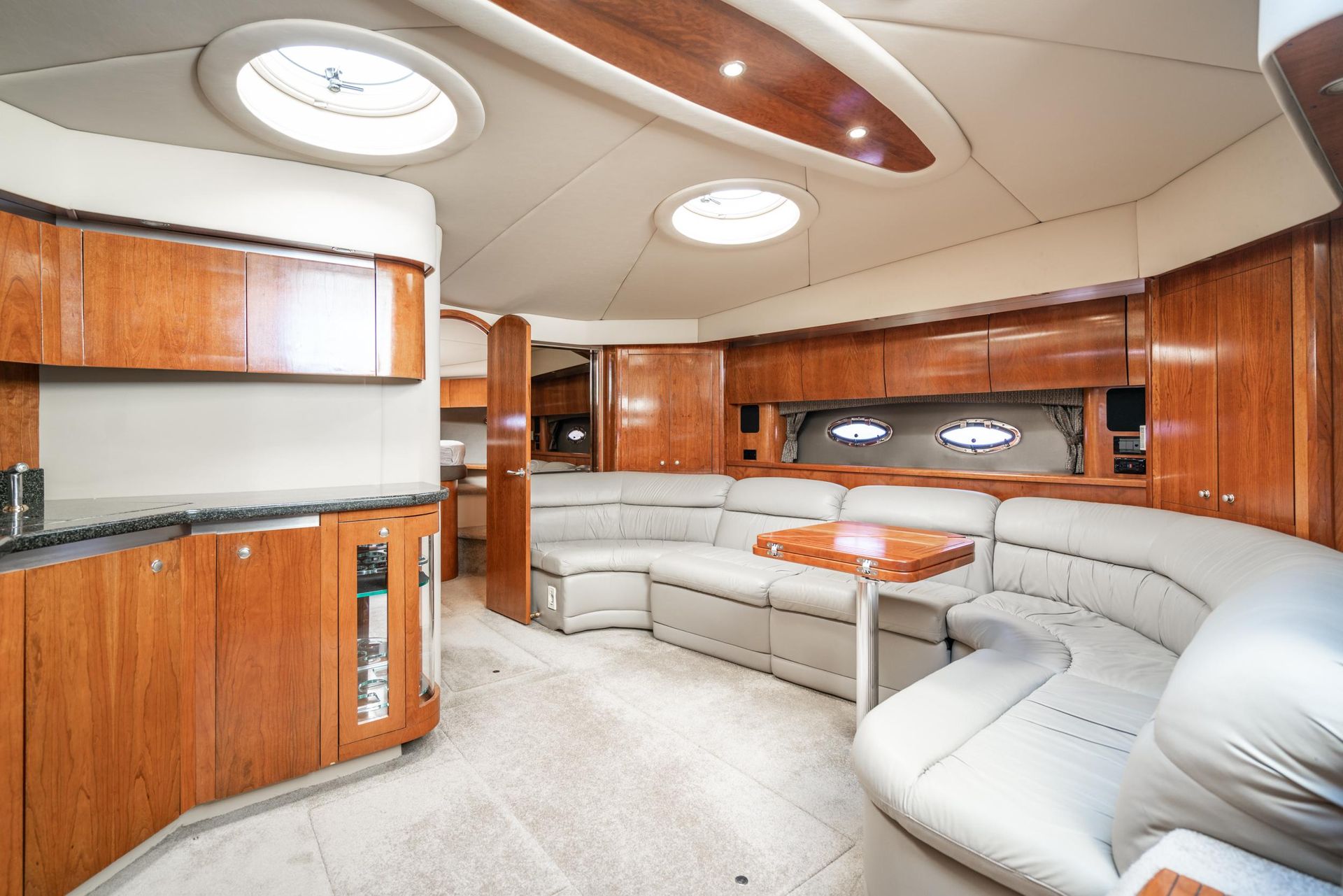 2005 Cruisers Yachts 520 Express - Weber Yachts